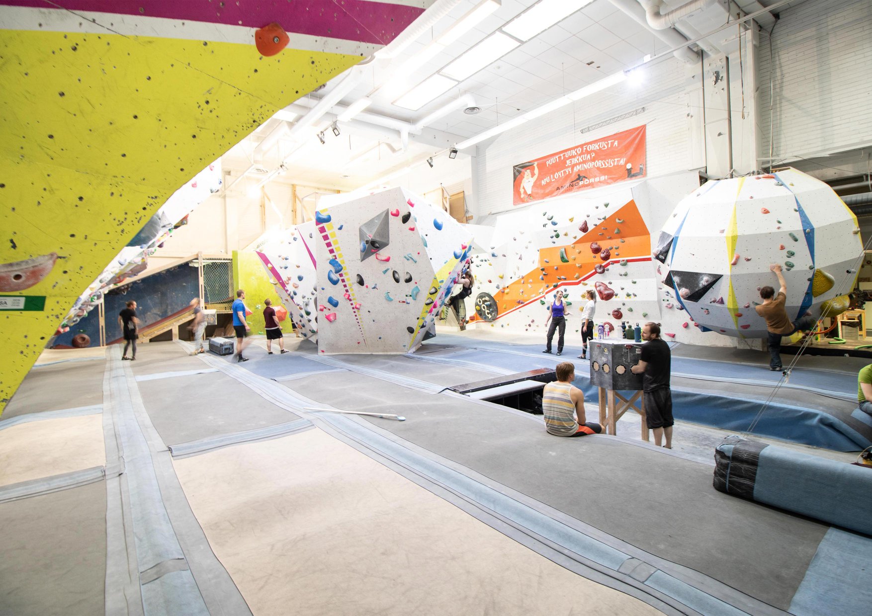 Boulderointi - mitä jos mä tipun? - Ekaa kertaa